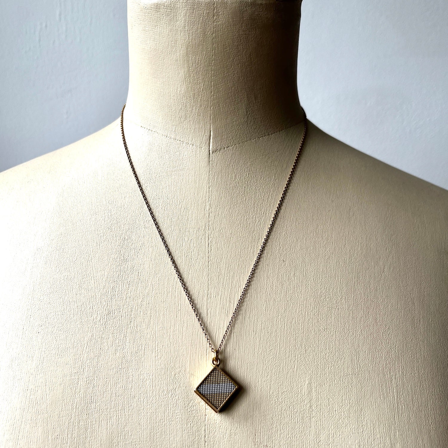 Vintage Mid-Century Tri-Gold Square Locket – The Vintage Jewellery Company